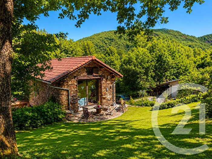 Sérénac : Maison 11 pièces à vendre