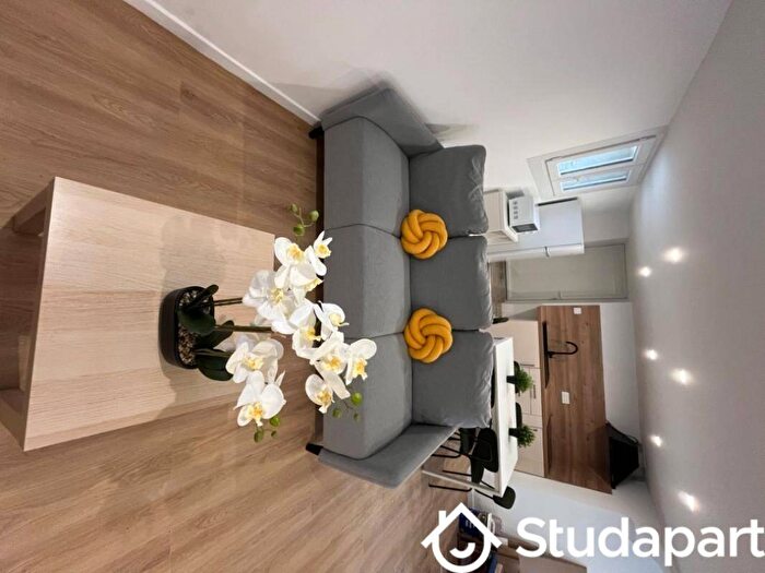 Appartement à louer - Calvaire-Saint Pierre - 1 pièce - 3 chambres