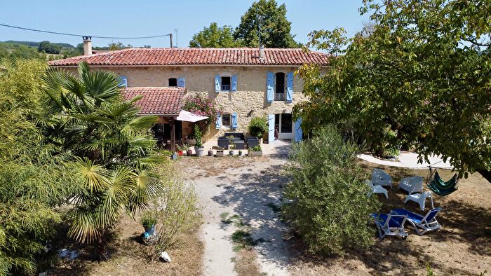 Maison 8 pièces à Vic-Fezensac, à vendre