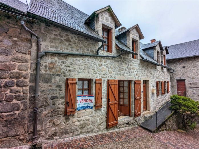 Maison à vendre - Ussel - 4 pièces - 3 chambres