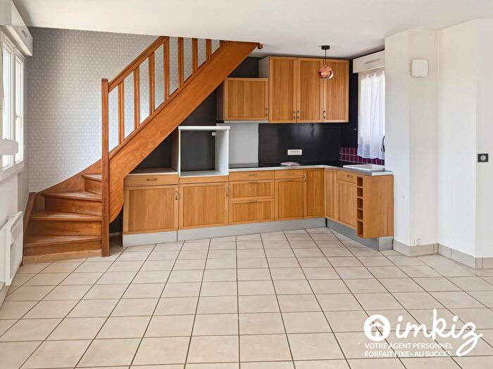 Pontault-Combault, Centre commercial : Appartement 2 pièces à vendre