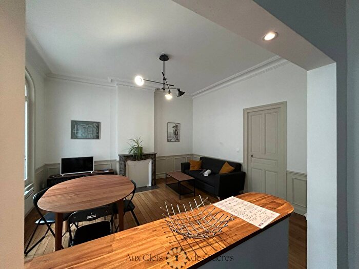 Appartement à louer - Centre Ville, Reims - 3 pièces - 2 chambres