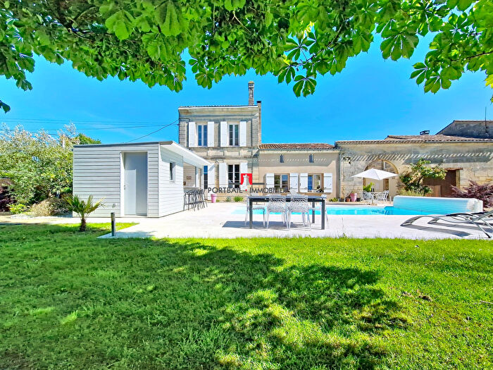 Saint-André-de-Cubzac : Maison 7 pièces à vendre
