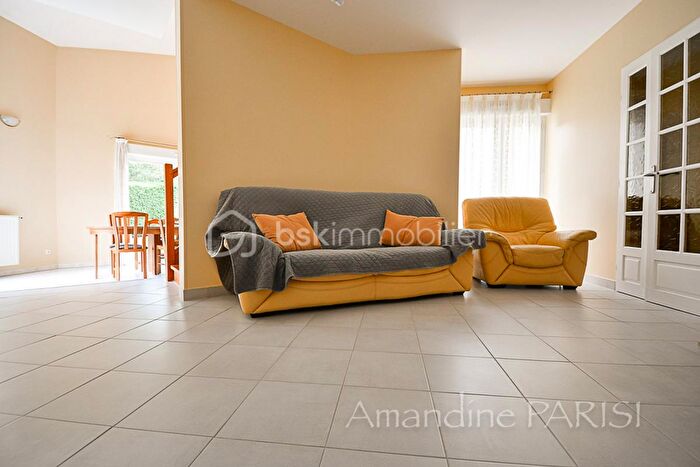 Maisons à vendre et appartements à louer - 1