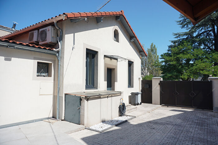 Maison 4 pièces à vendre - Lyon 8ème, Etats Unis