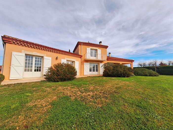 Maison à vendre - Saint-Jean-le-Comtal - 5 pièces - 3 chambres