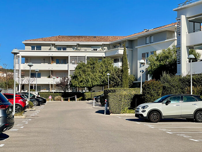 Appartement à vendre - Plan-de-Cuques - 3 pièces - 2 chambres