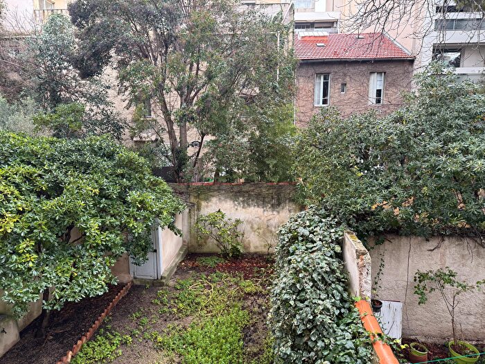 Appartement à louer - Marseille e , Saint-Giniez - 1 pièce - 1 chambre