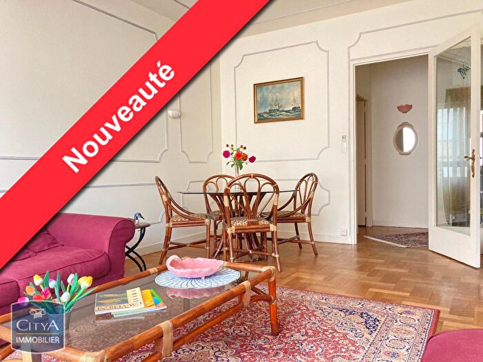 Maisons à vendre et appartements à louer - 1