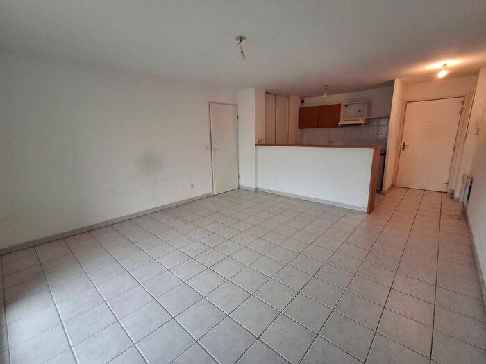 Appartement à louer - Capouchiné, Nîmes - 2 pièces - 1 chambre