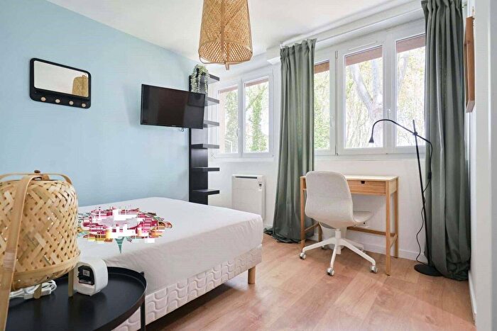 Appartement à louer - Clairmarais-Charles Arnould, Reims - 1 pièce