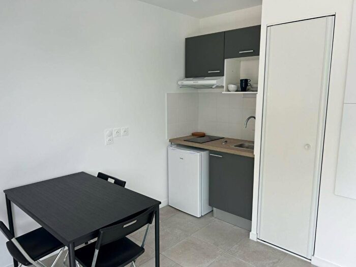 Appartement à louer - La Glacière-Bourdillot, Mérignac - 1 pièce