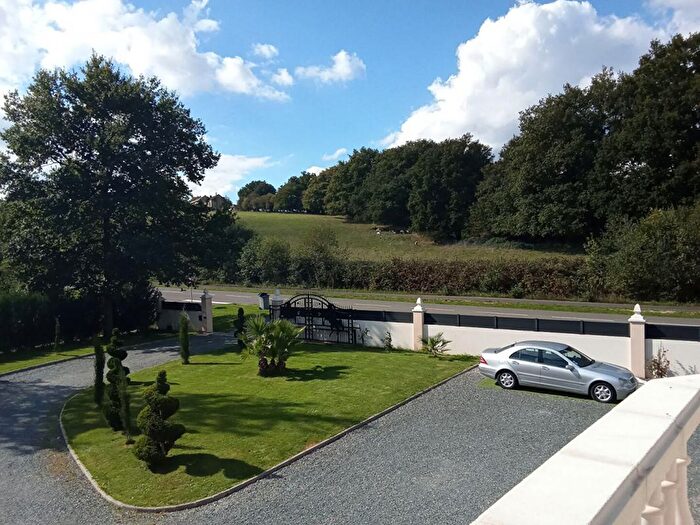 Maison à vendre - Loiron - 7 pièces - 5 chambres