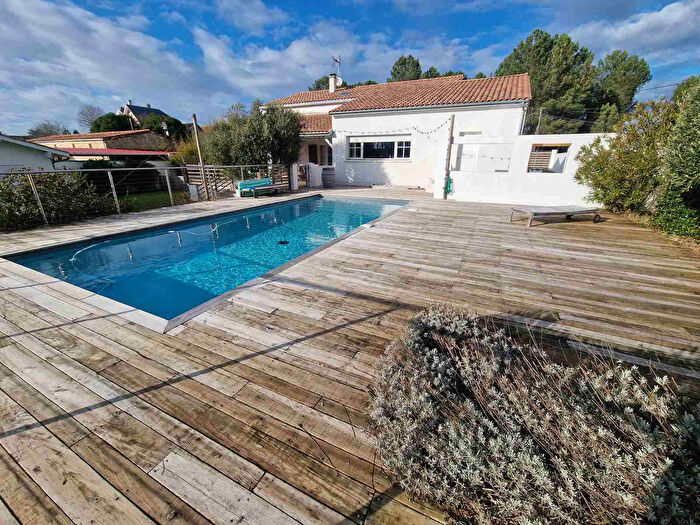 Maison à vendre - Teuillac - 5 pièces - 4 chambres