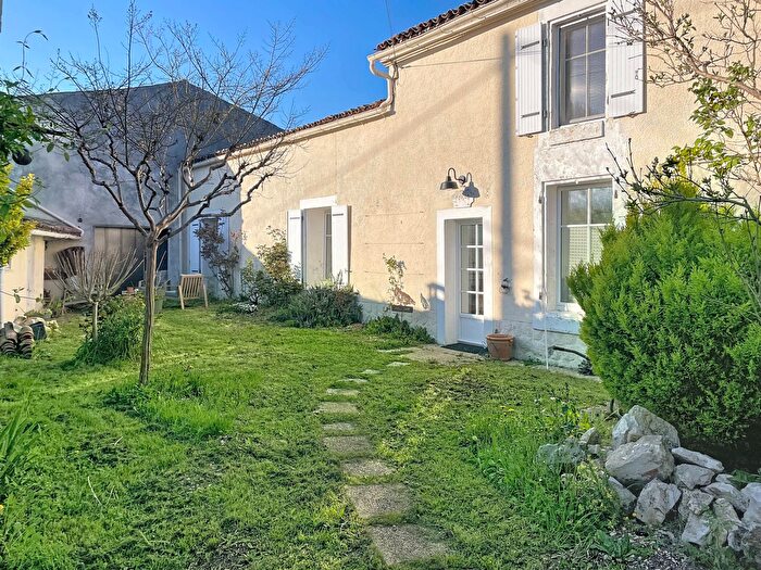 Maison à vendre - Chassors - 3 pièces - 2 chambres