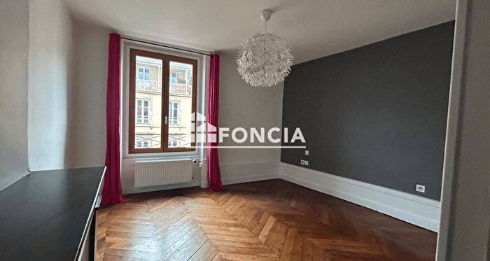 Appartement 5 pièces à centre Ville-La Chartonnière-La Barre, Villefranche-sur-Saône, à louer
