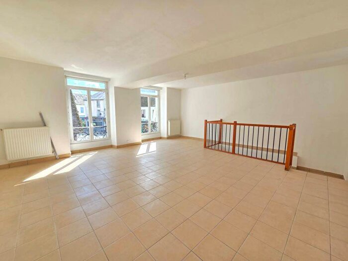 Appartement à louer - Centre, Arpajon - 5 pièces - 3 chambres
