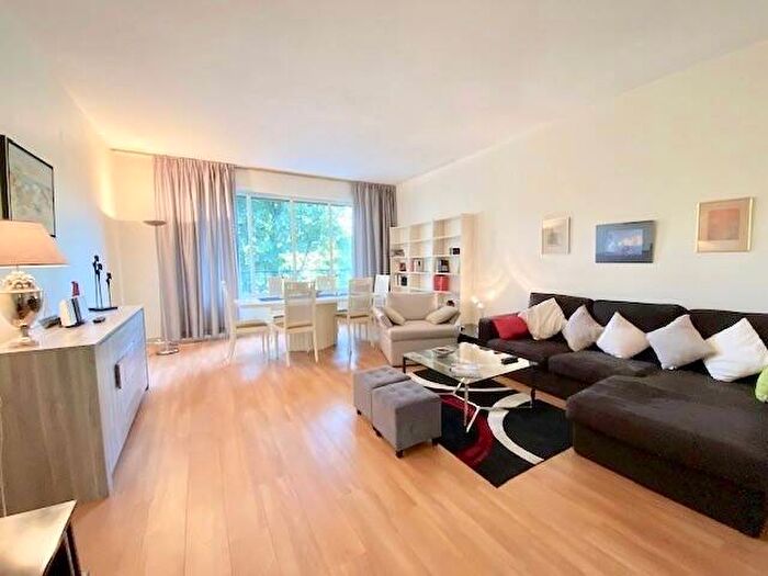 Appartement à louer - Saint James-Général Koenig, Neuilly-sur-Seine - 2 pièces - 1 chambre