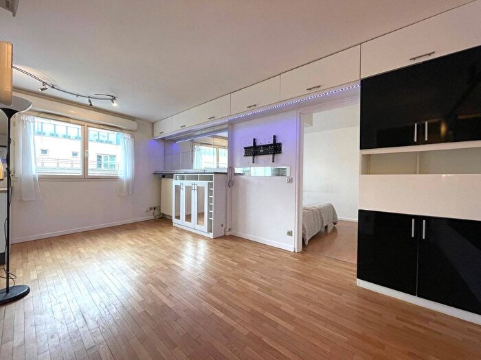 Appartement à louer - Faubourg de lArche, Courbevoie - 2 pièces - 1 chambre