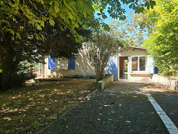 Maison à vendre - Verteillac - 7 pièces - 3 chambres