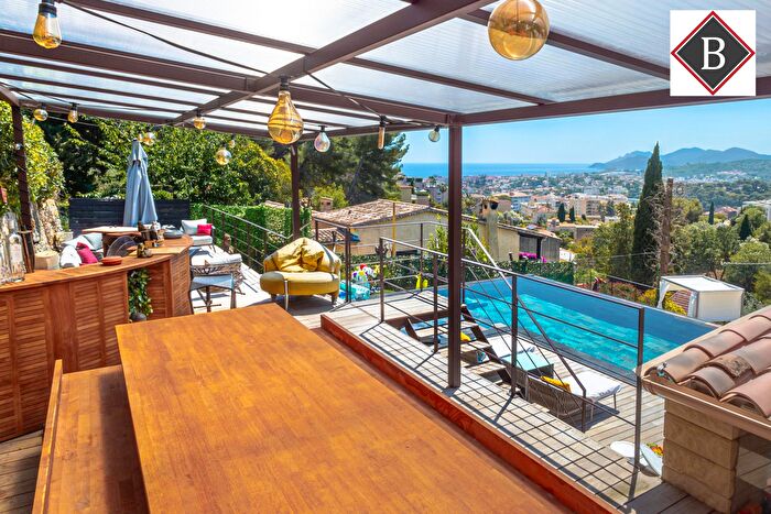 Maison à vendre - Le Cannet - 5 pièces - 6 chambres