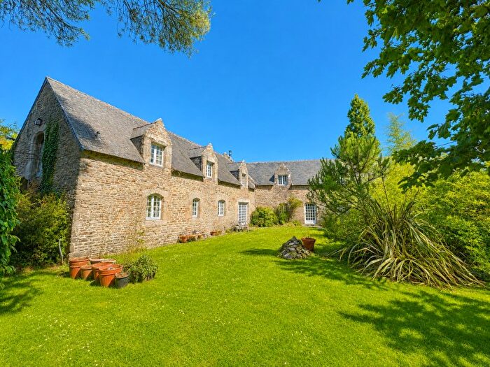 Maison 9 pièces à vendre à Quéven