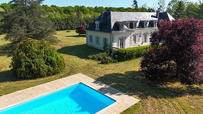 Maison 16 pièces à Saché, à vendre