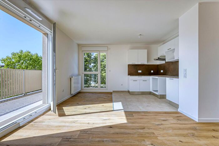 Appartement 4 pièces à louer - La Courneuve, Quatre-Routes, Anatole France