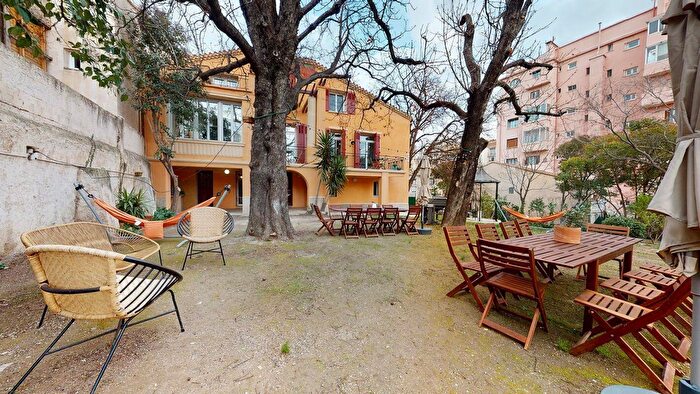 Appartement à louer - Les Chartreux, Marseille ème arrondissement - 1 pièce - 18 chambres