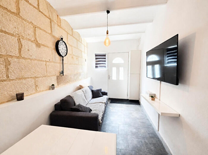 Jonquières-Saint-Vincent : Maison 4 pièces à vendre
