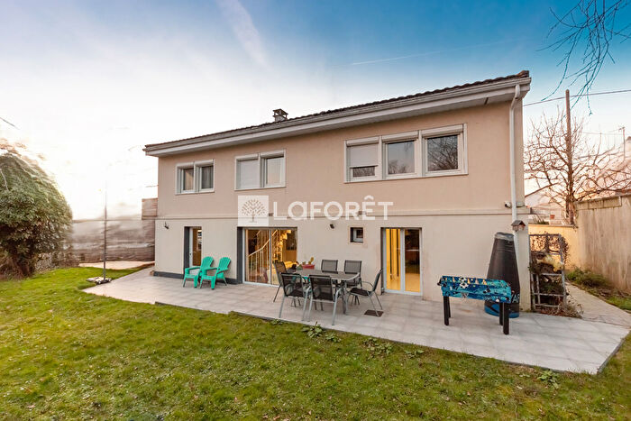 Maison à vendre - Roissy-en-Brie - 7 pièces - 5 chambres