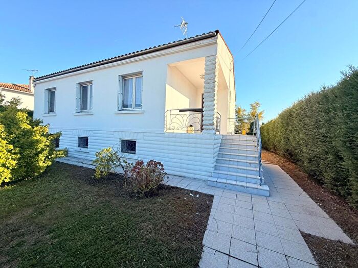 Maison à vendre - Surgères - 5 pièces - 4 chambres