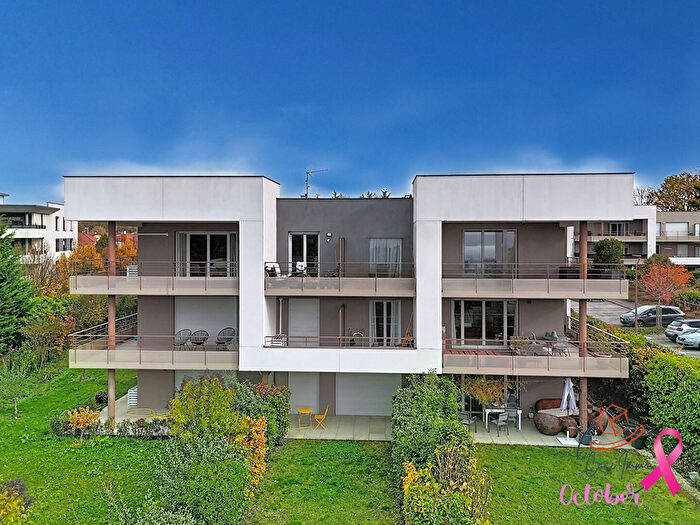 Appartement à vendre - Saint-Genis-Pouilly - 3 pièces - 2 chambres