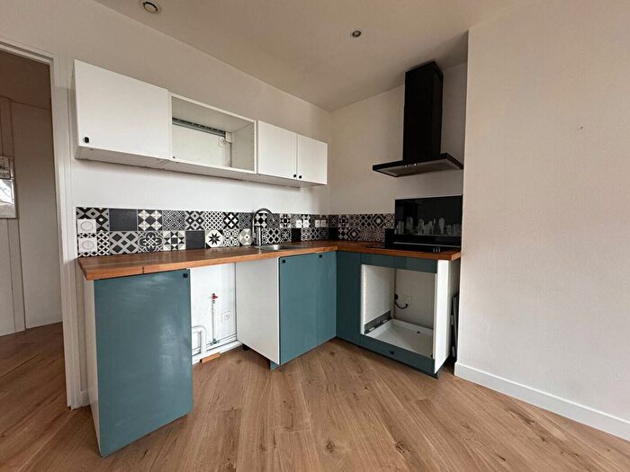 Appartement à louer - Rive Droite-Apport Paris Gare, Corbeil Essonnes - 3 pièces - 2 chambres