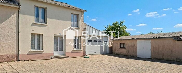 Maison à vendre - Vasles - 5 pièces - 4 chambres