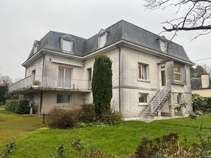 Ouzouer-le-Marché - Maison 7 pièces à vendre