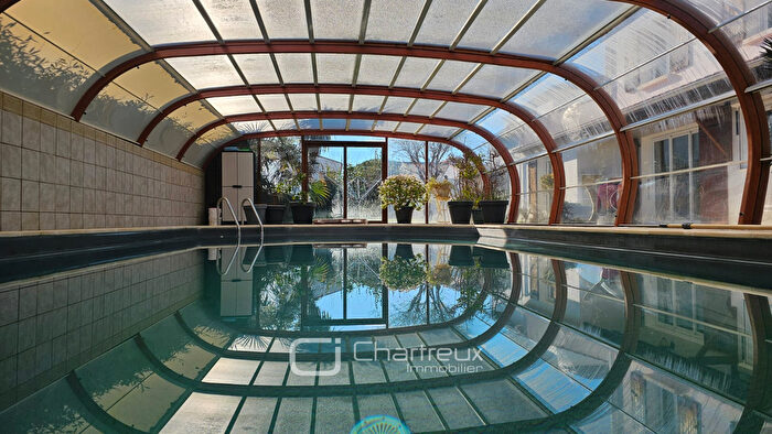 Maison à vendre - Saint-Georges-de-Didonne, Vallières - 11 pièces - 5 chambres