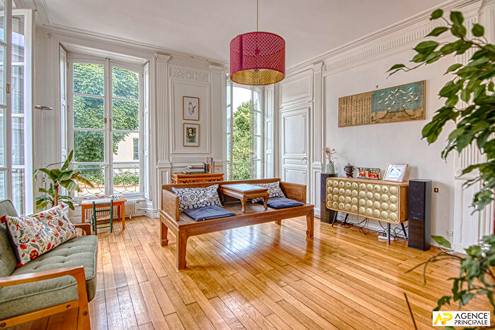 Versailles, Saint-Louis : Appartement 5 pièces à vendre