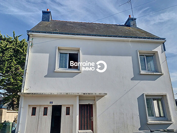 Maisons à vendre et appartements à louer - 1