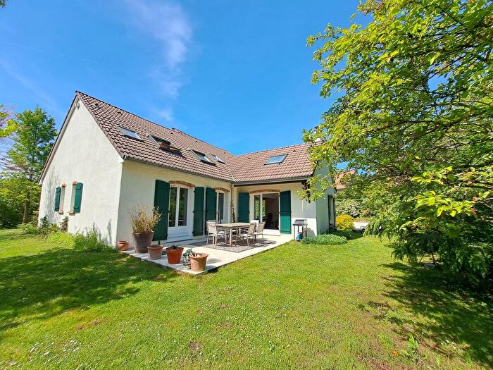 Maison 8 pièces à Noisy-le-Roi, à vendre