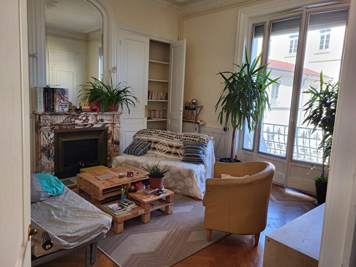 Appartement à louer - Lyon e , Saint-Just, Saint-Irénée, Fourvière - 3 pièces - 2 chambres