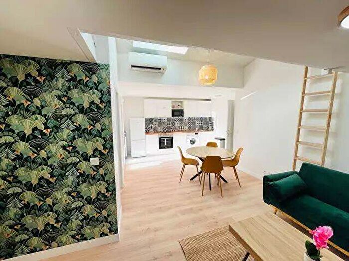 Appartement à louer - Montorgueil-Saint Denis, Paris ème arrondissement - 2 pièces - 1 chambre