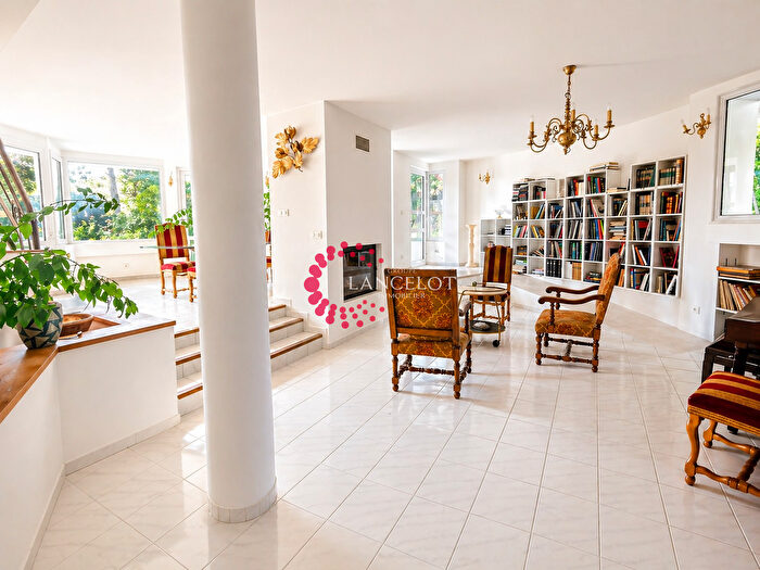 Maison 7 pièces à louer à Oullins, Golf, Célestins