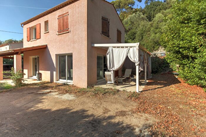 Maison à vendre - Saint-Martin-du-Var - 5 pièces - 4 chambres