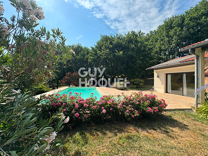 Maison 5 pièces à Sainte-Colombe-en-Bruilhois, à vendre