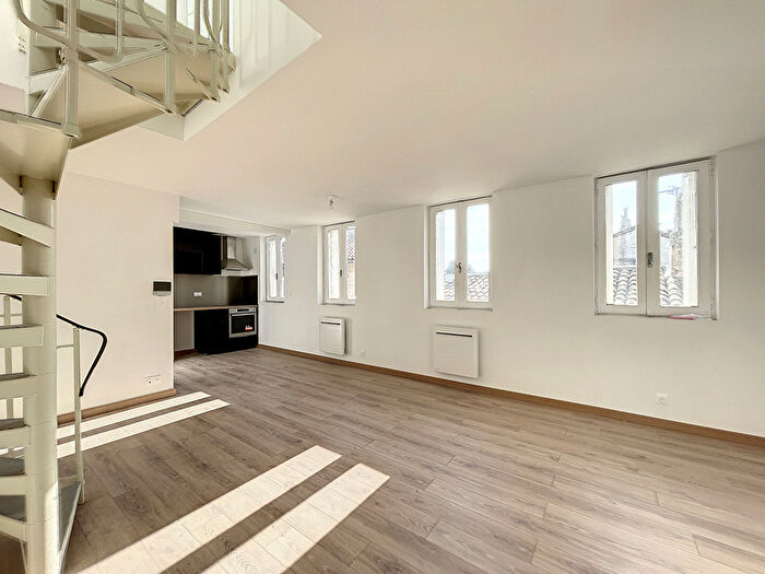 Appartement 3 pièces à Avignon, Palais des Papes, Zone Piétonne, à louer