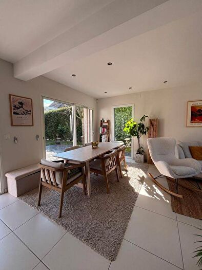 Maison à louer - Centre, Gex - 4 pièces - 3 chambres