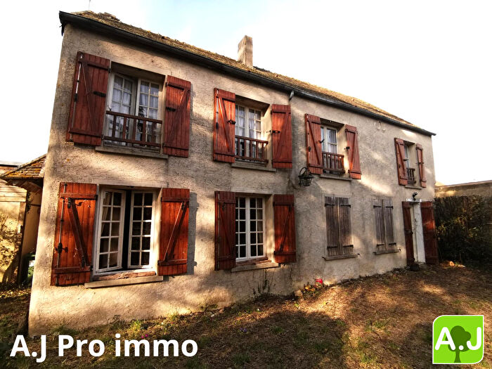 Bréval - Maison 9 pièces à vendre
