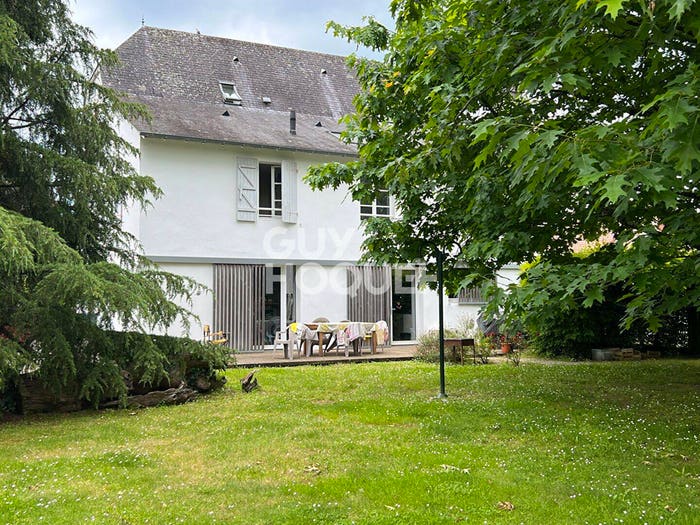 Maison 7 pièces à Siros, à louer