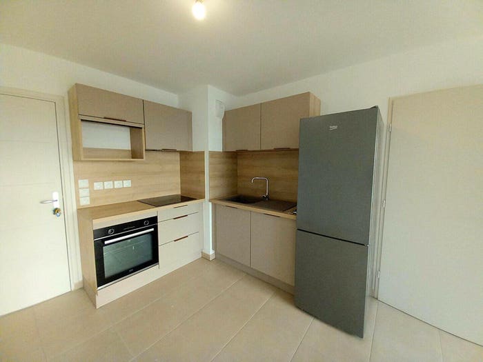 Les Alizées-Les Baumes-Le Méjean, Istres : Appartement 2 pièces à louer
